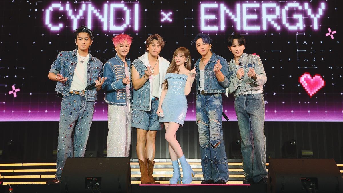 Energy驚喜合體王心凌！大跳〈愛你〉超萌 再拋超大好消息│TVBS新聞網