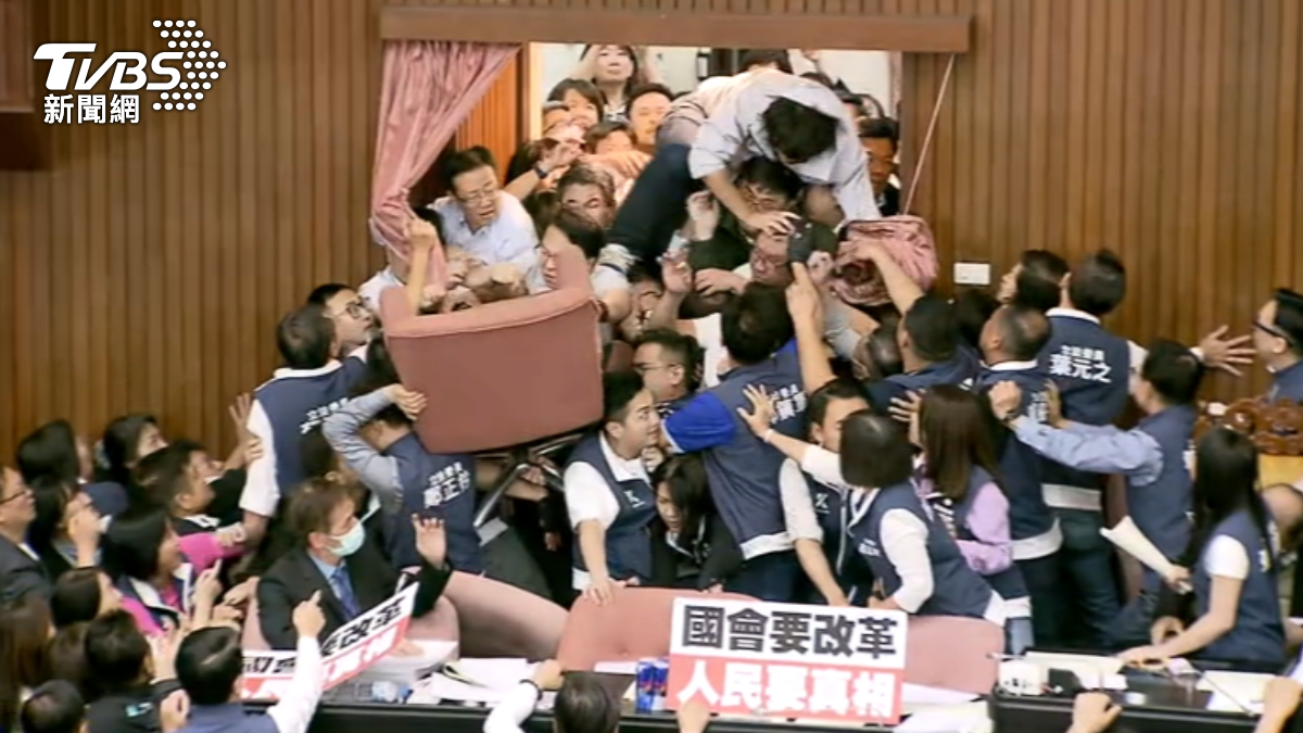 AIT兩邊押寶！他曝賴清德「真的慌了」：恨死蔡英文也要找她救命│TVBS新聞網