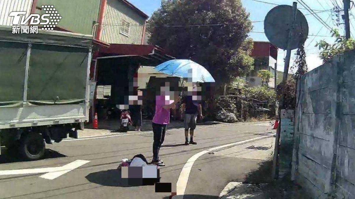 彰化死亡車禍！8旬嬤騎電動輔助車遭撞飛 重傷魂斷Y字路口│TVBS新聞網