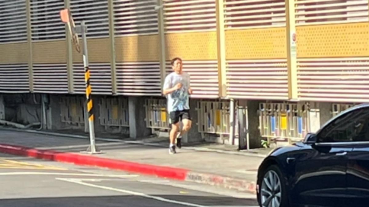 以身作則！李洋上任Day2「跑5km」網笑：門檻太高│TVBS新聞網