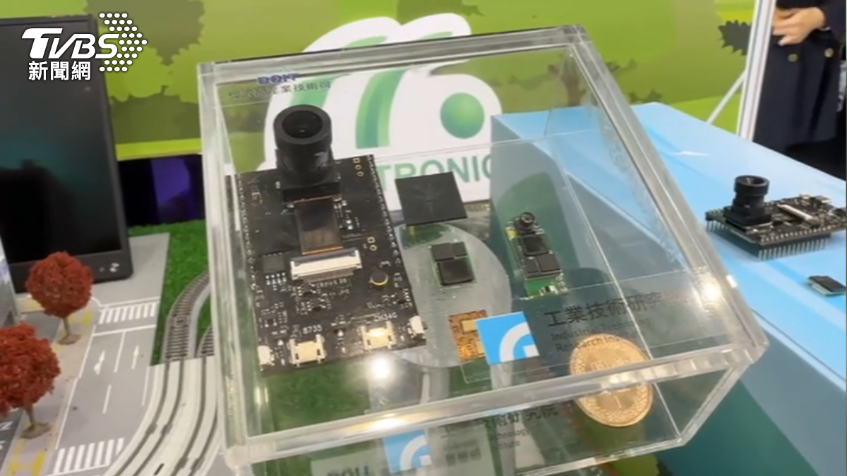 半導體展登場！ 台廠推MIT「人形機器人」舉重20kg│TVBS新聞網