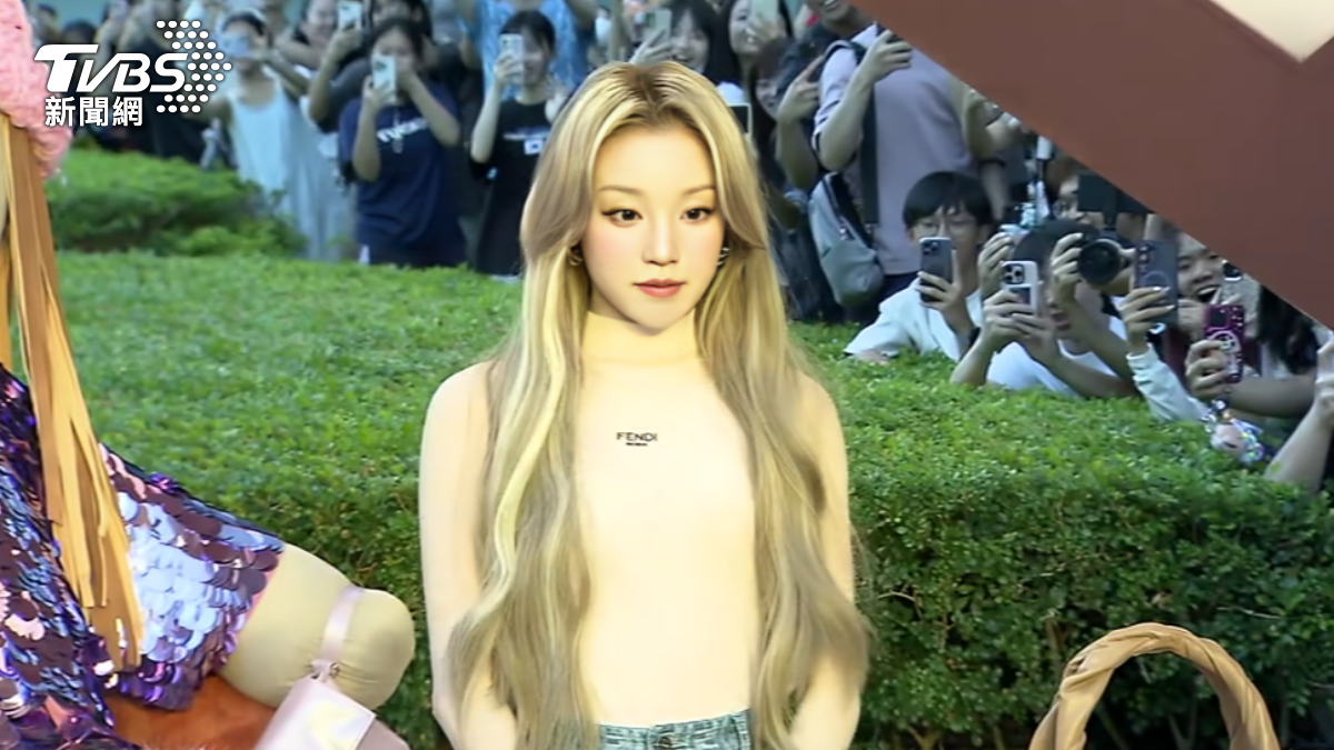 i-dle宋雨琦長髮造型美翻！現身101自稱「台北通」 粉絲擠爆天橋│TVBS新聞網