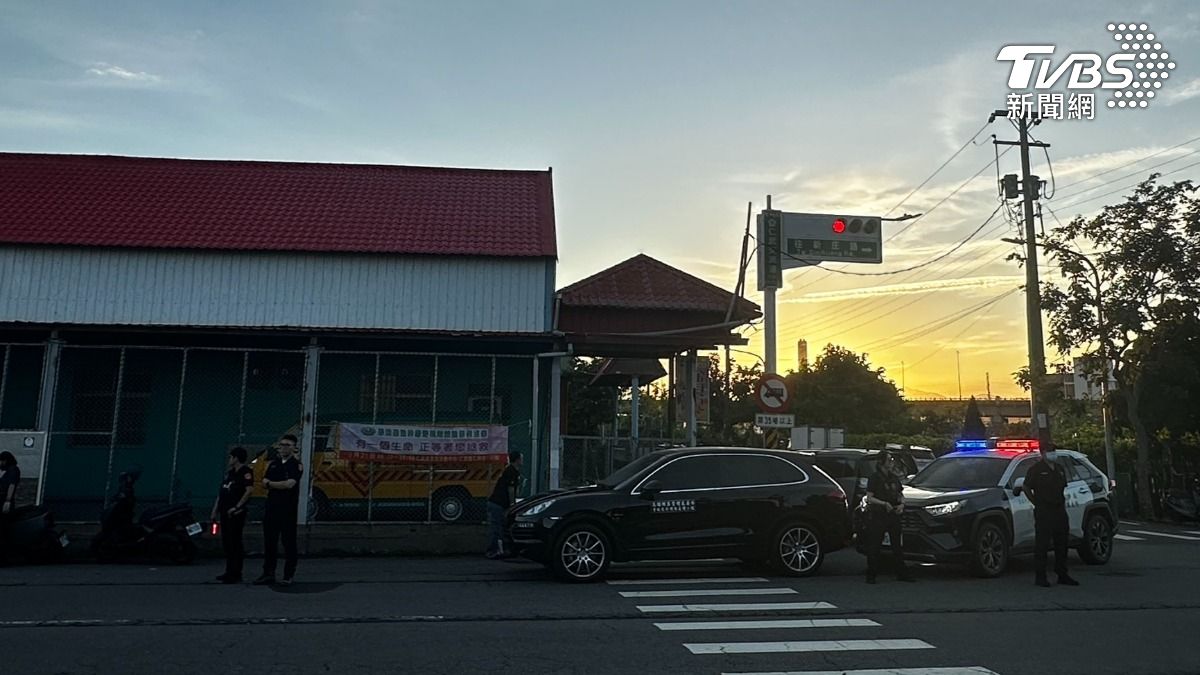 快訊／高雄休旅車「衝撞幼兒園」駕駛當場喪命 2乘客送醫│TVBS新聞網