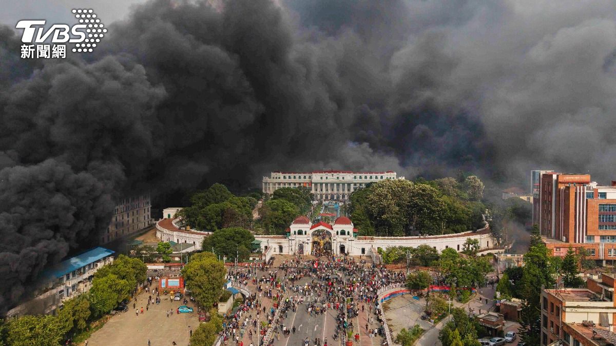 尼泊爾Z世代推舉「打貪」總理 國會議員靠直升機吊掛逃亡 │TVBS新聞網