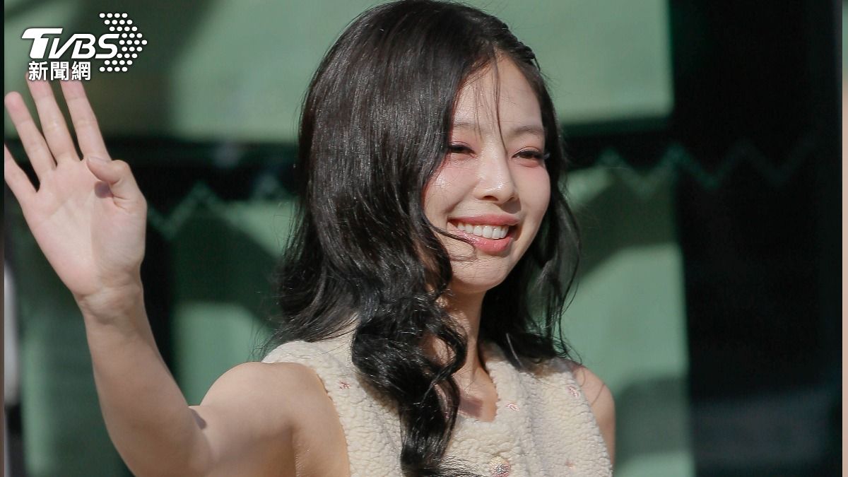 Jennie新戀情曝光？ 驚傳好萊塢男神同遊玩樂「甜蜜相擁照」流出│TVBS新聞網