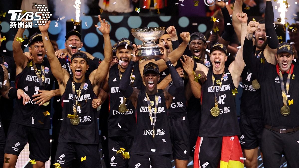 德國「逆轉」土耳其奪籃球歐錦賽冠軍！施羅德關鍵6分封MVP│TVBS新聞網