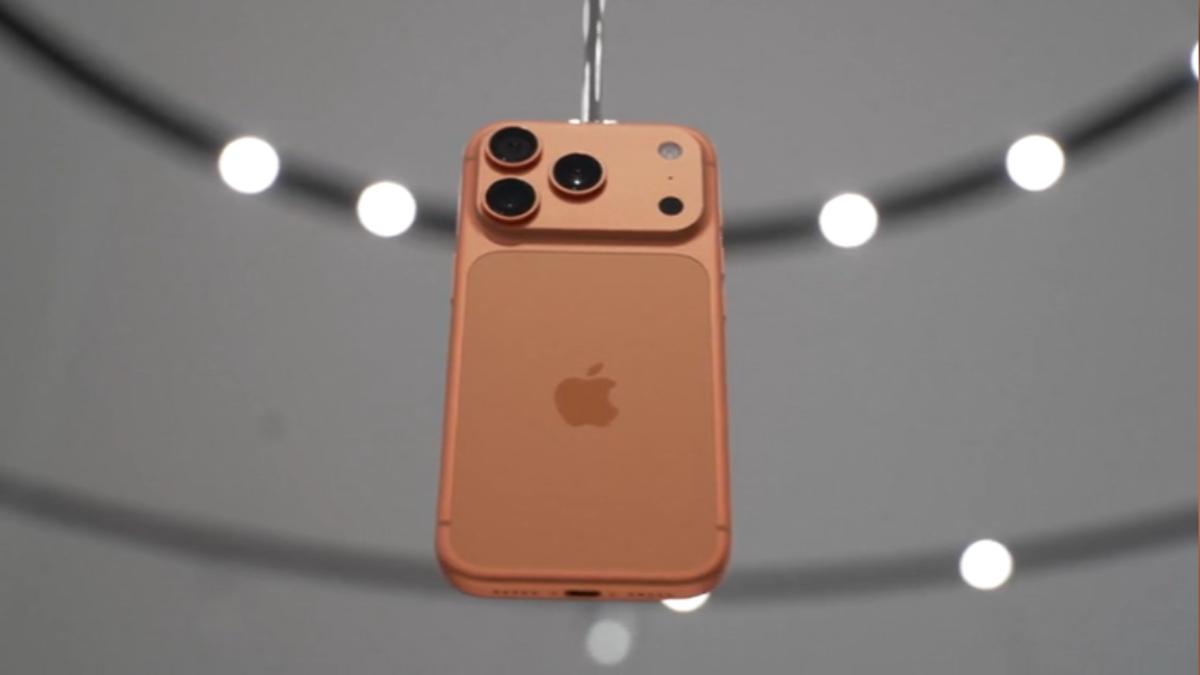 蘋果要你裸機！ iPhone17傳不能貼膜 貼了毀科技│TVBS新聞網