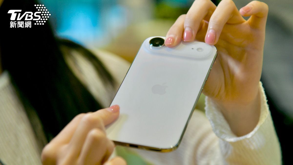 圖輯／iPhone 17正式開賣實機新色一次看 超薄AIR手感佳│TVBS新聞網