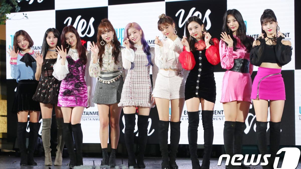 選在出道日！TWICE高雄開唱前驚喜獻台粉 10/20見證10年花路│TVBS新聞網