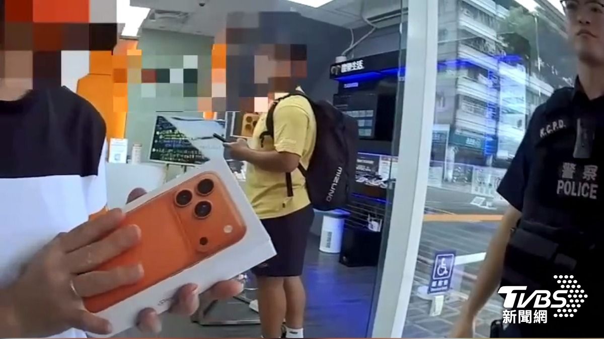 撿到寶？拾荒婦撿到全新iPhone 17 Pro 店員急喊：丟錯了啦│TVBS新聞網