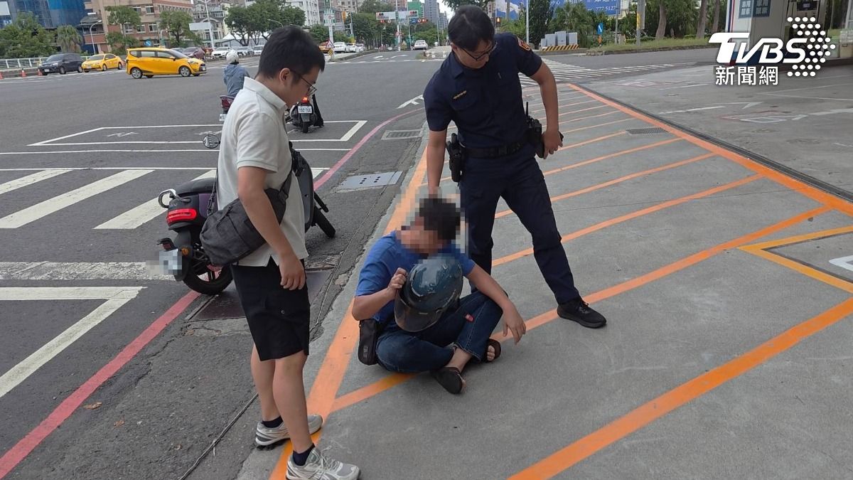 快訊／高雄大樓爆流血事件！保全剪刀猛捅 妙齡女秘書送醫│TVBS新聞網