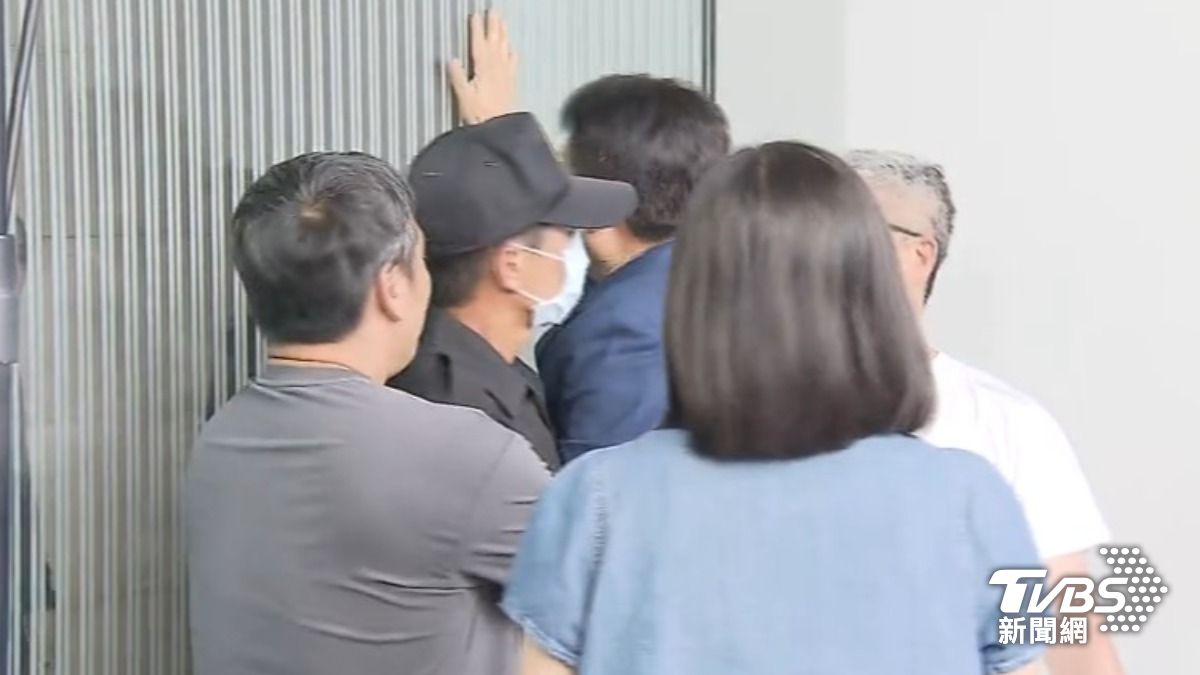 藍黨魁首辯論 卓伯源沒受邀6度「怒吼、撞門」│TVBS新聞網