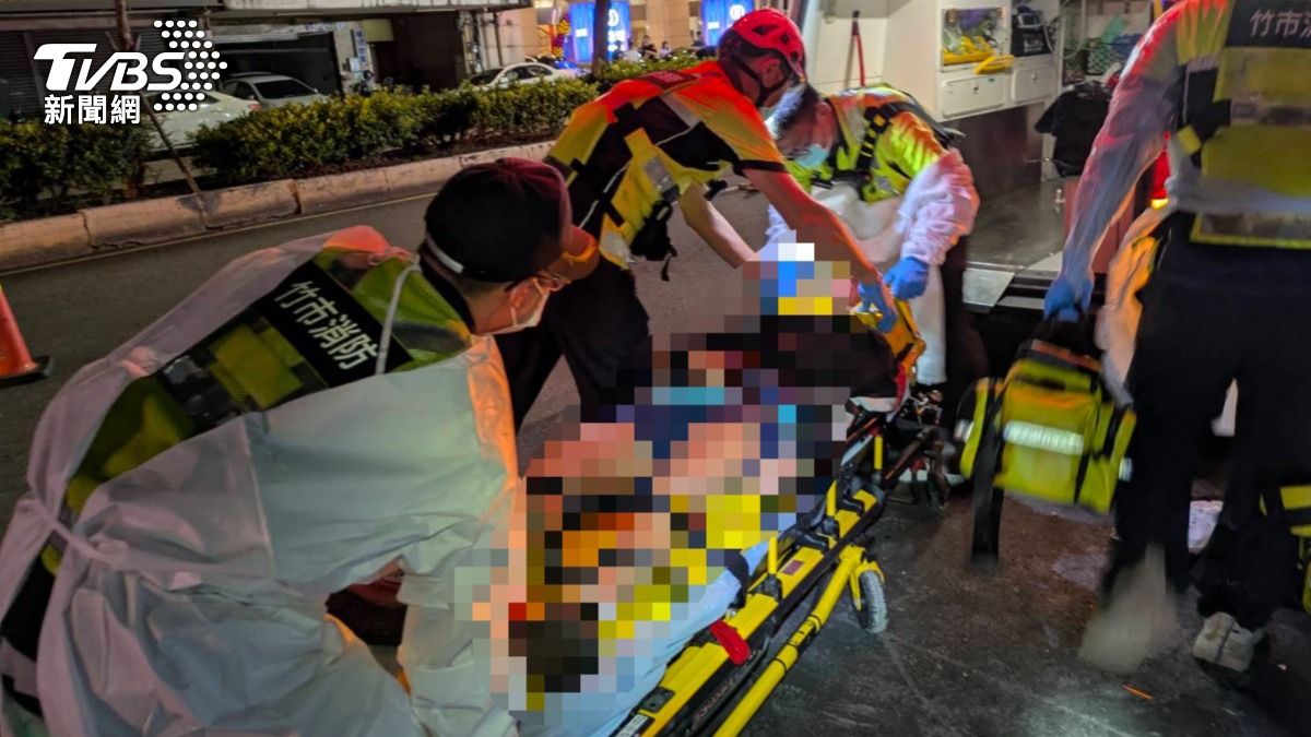 新竹重大車禍！汽車逆向撞工地釀4死 駕駛離奇消失│TVBS新聞網