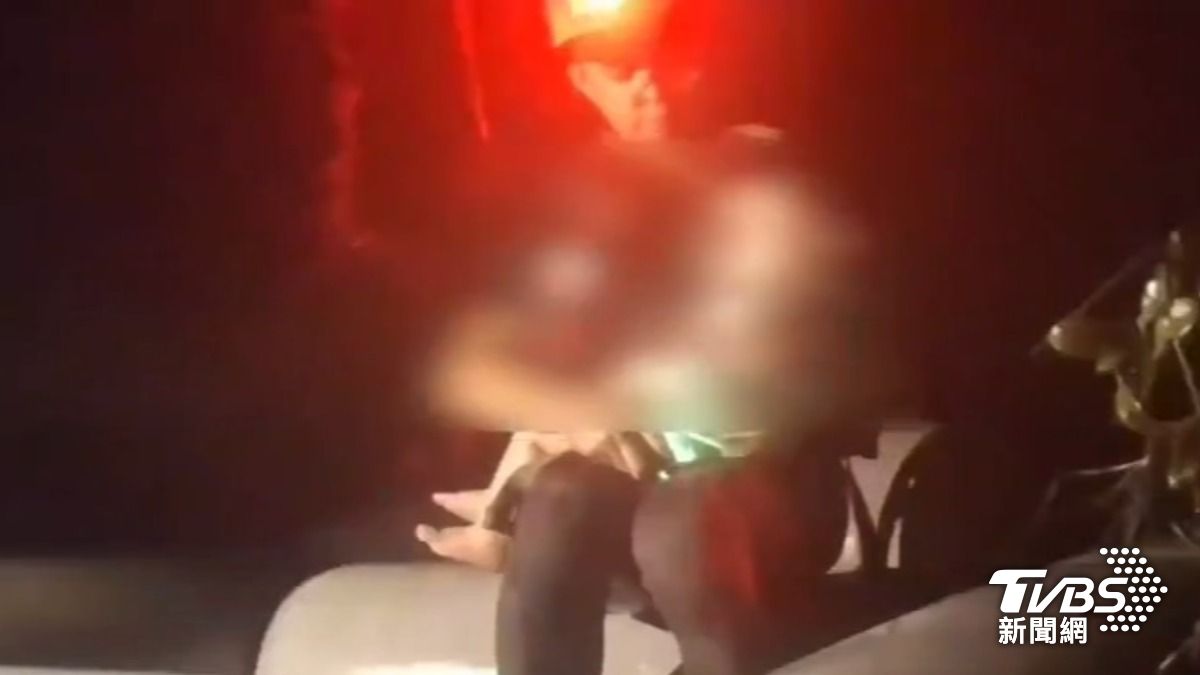 花蓮光復鄉淹慘！民宅滅頂 搜救員緊抱男童脫險│TVBS新聞網