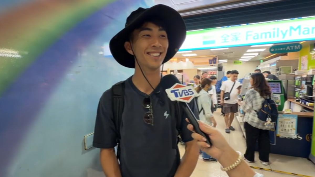 YTR嘟嘟人也來！「鏟子超人」犧牲連假 奔光復救災│TVBS新聞網