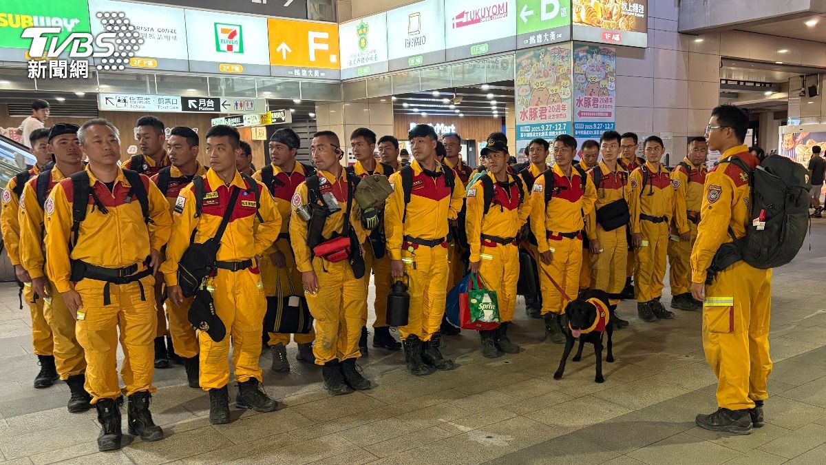 英雄凱旋歸來！27台中特搜隊員抵車站 暖哭民眾畫面曝│TVBS新聞網