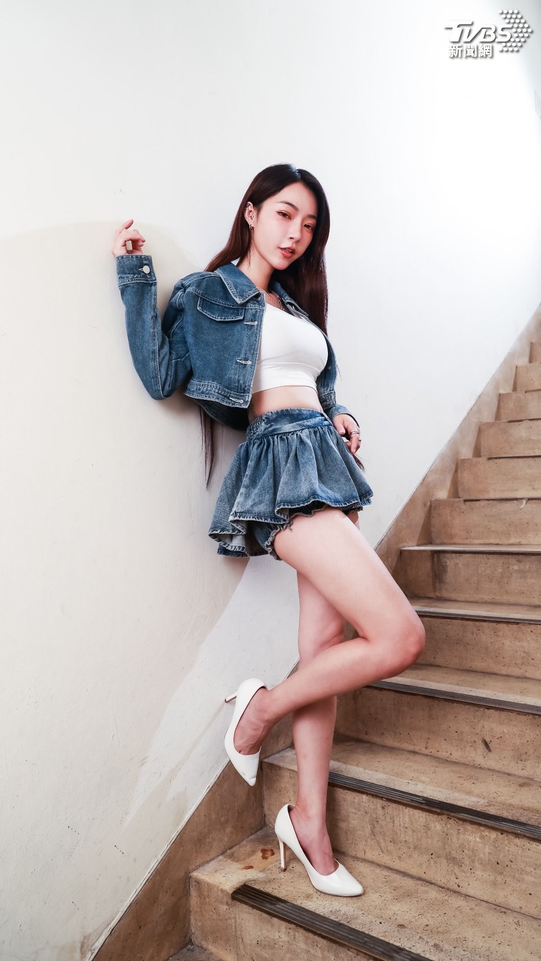 JKF女郎大尺度太辣！攝影師拍一半「突起反應」 狂收鳥照驚：有點小│TVBS新聞網