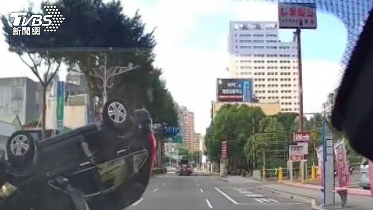 通緝男飆速躲警翻車 遭逮急喊：救我老婆│TVBS新聞網