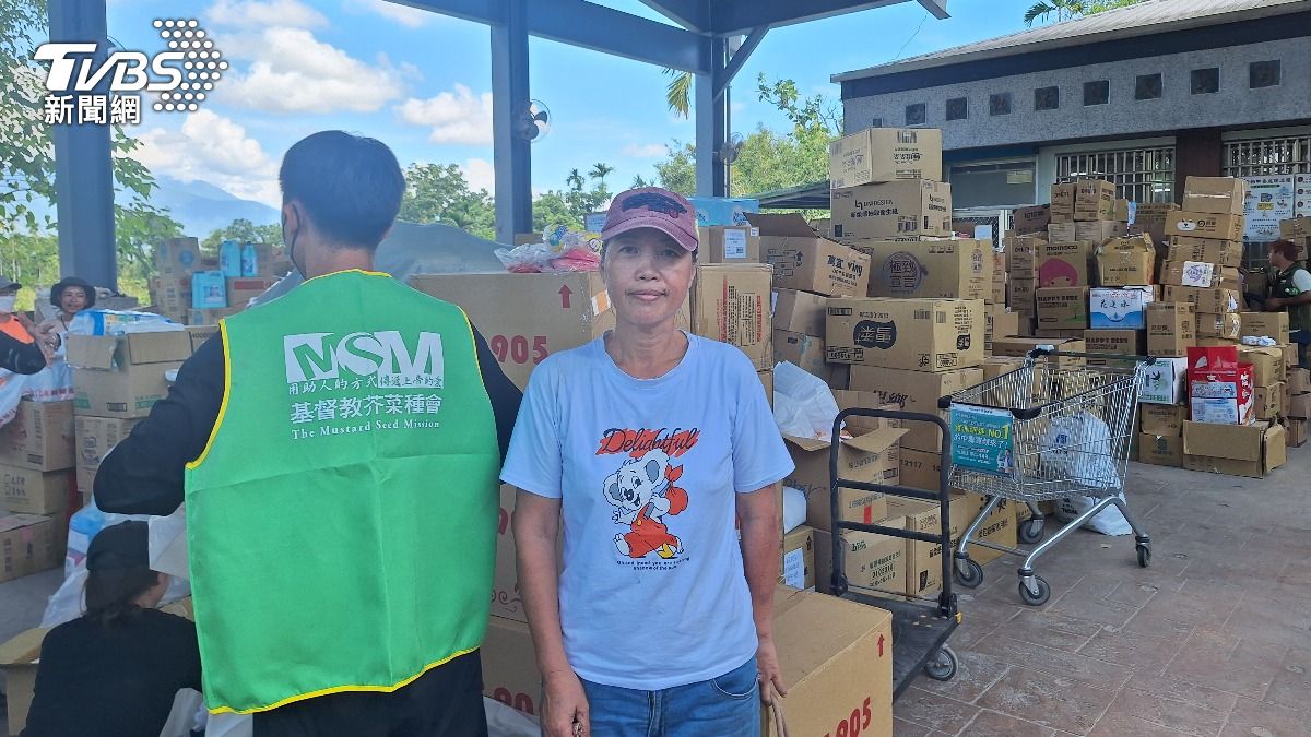 阿陶莫部落二手衣堆成山！缺人手整理物資 受災戶急需用品曝 │TVBS新聞網