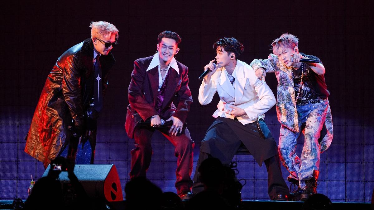 丁噹怎麼了？現身超犀利趴突掩面淚崩 訴苦熬內幕粉絲好心疼│TVBS新聞網