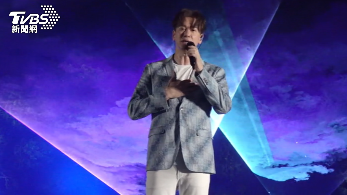 嘉義市光織影舞登場 李聖傑、戴愛玲熱力唱│TVBS新聞網