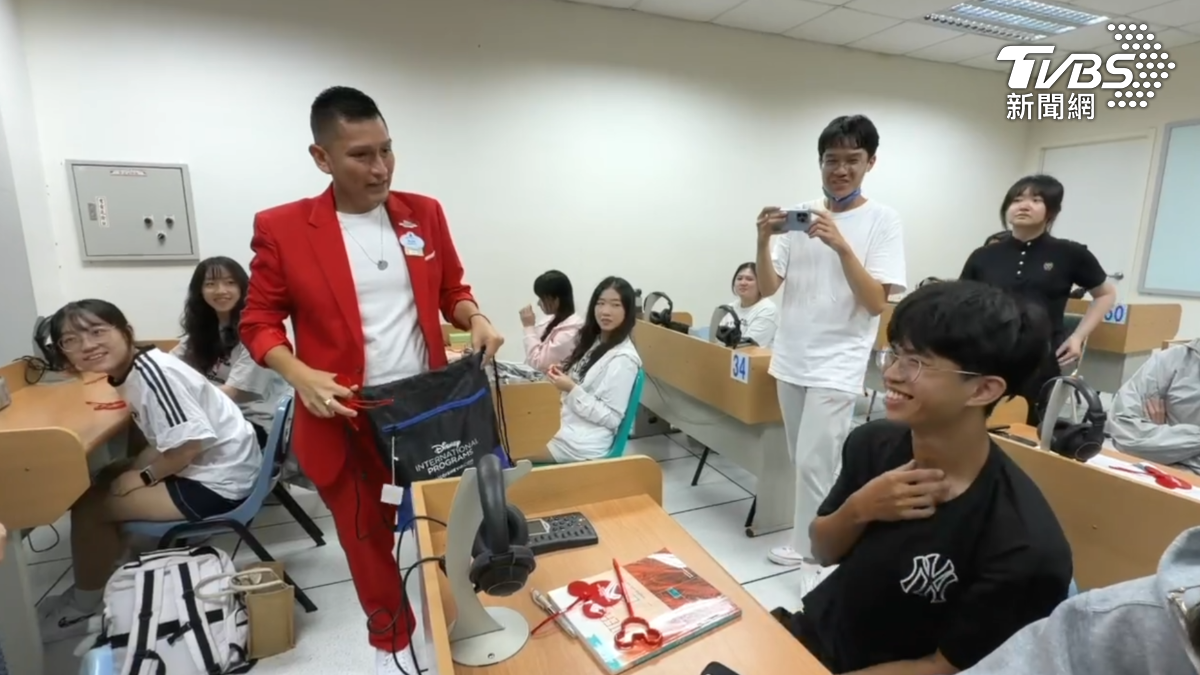 川普緊縮簽證！ 美國迪士尼首來台招募實習生 時薪550元 │TVBS新聞網