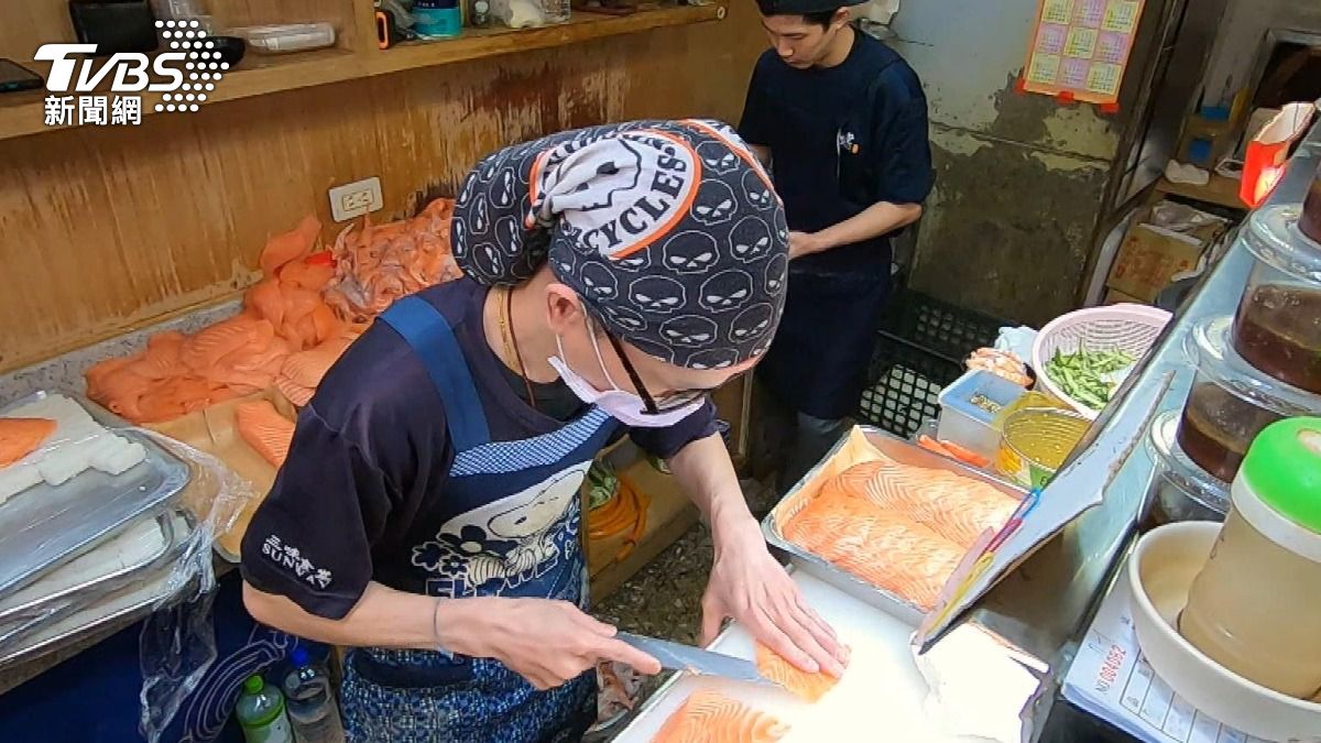 明年起時薪更好賺！同工時比月薪多領5000 專家：缺工惡化│TVBS新聞網