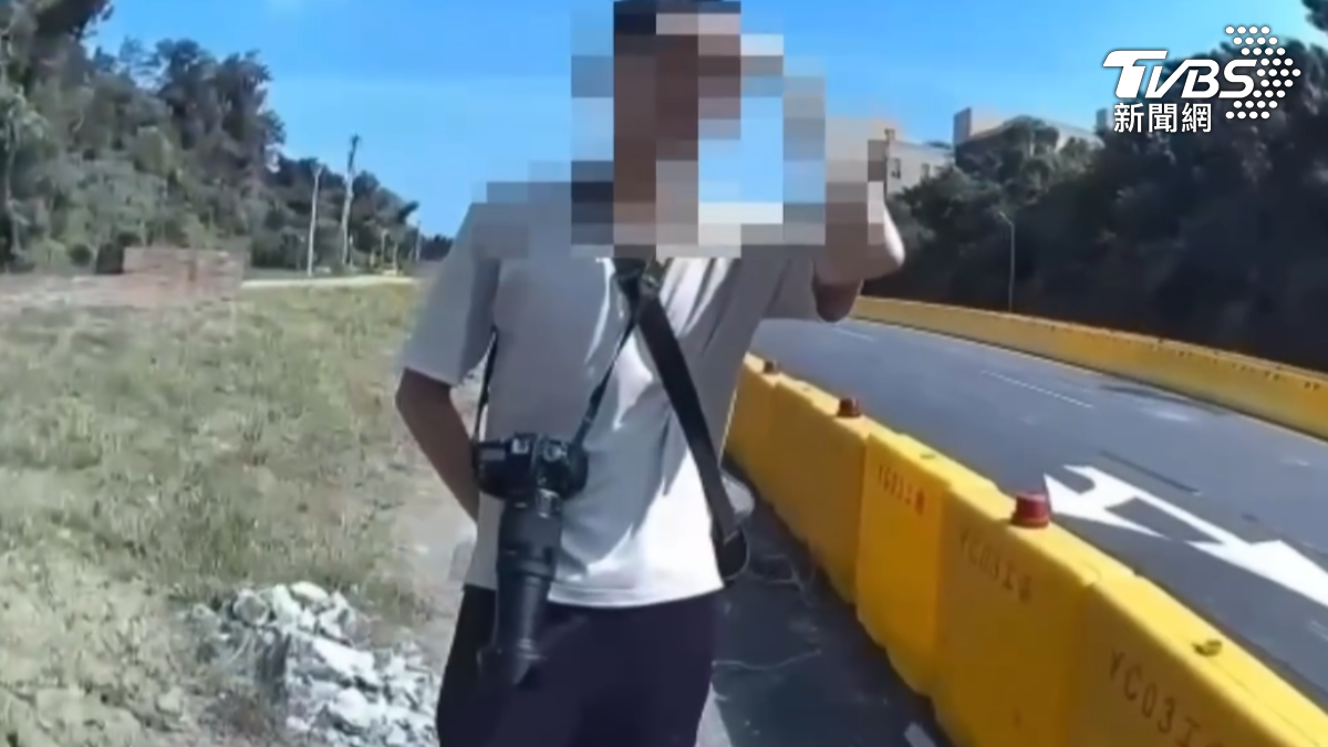 違法？高雄男「拍總統車隊」遭阻止 警宣讀6法條稱：善意提醒│TVBS新聞網