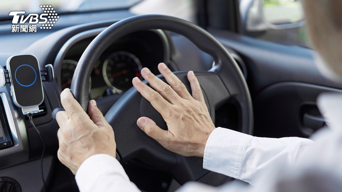 高齡換照新福利！繳回駕照享TPASS補助1500元，搭計程車也適用│TVBS新聞網