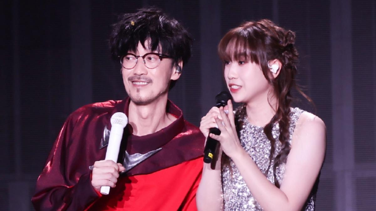 曾罹胃病激瘦！56歲周傳雄上海開唱 正妹愛女驚喜曝光│TVBS新聞網