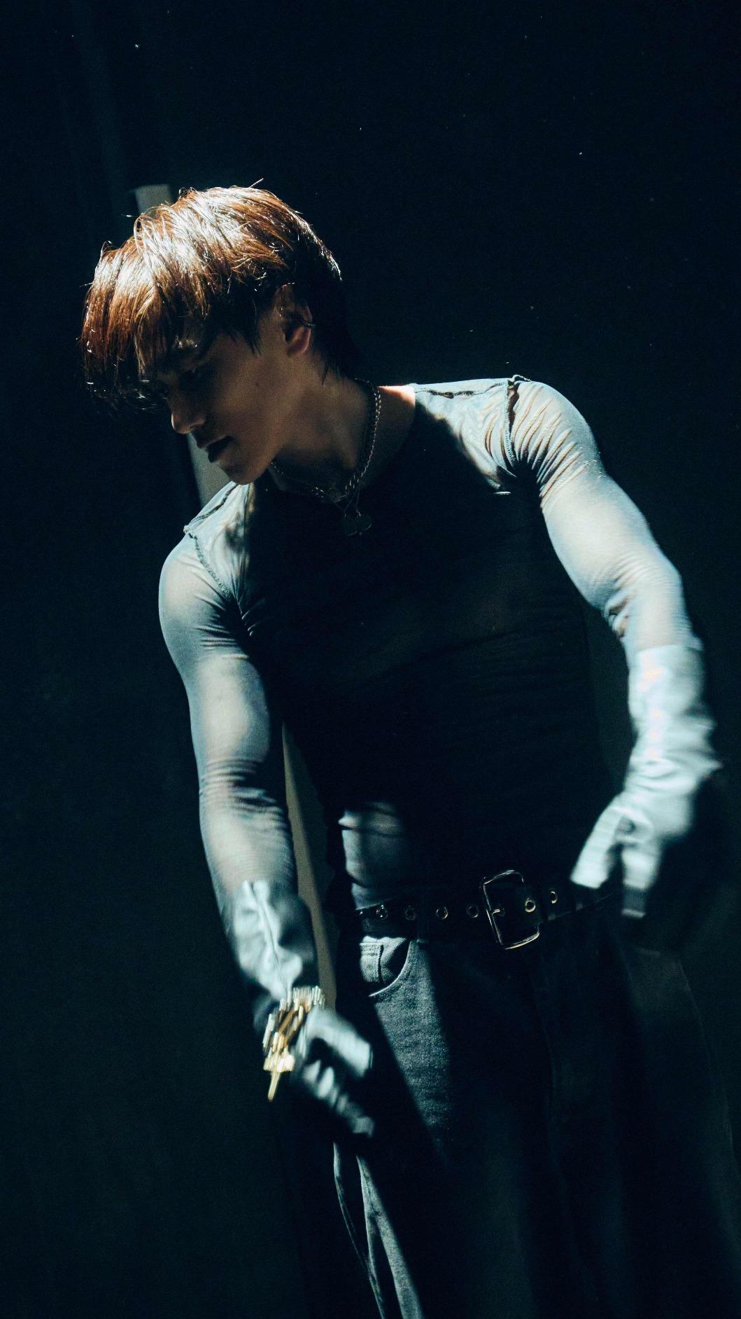 邱宇辰自願被扒光！曬猛肌愛上手銬Play 羞揭慾望：前所未有情緒│TVBS新聞網