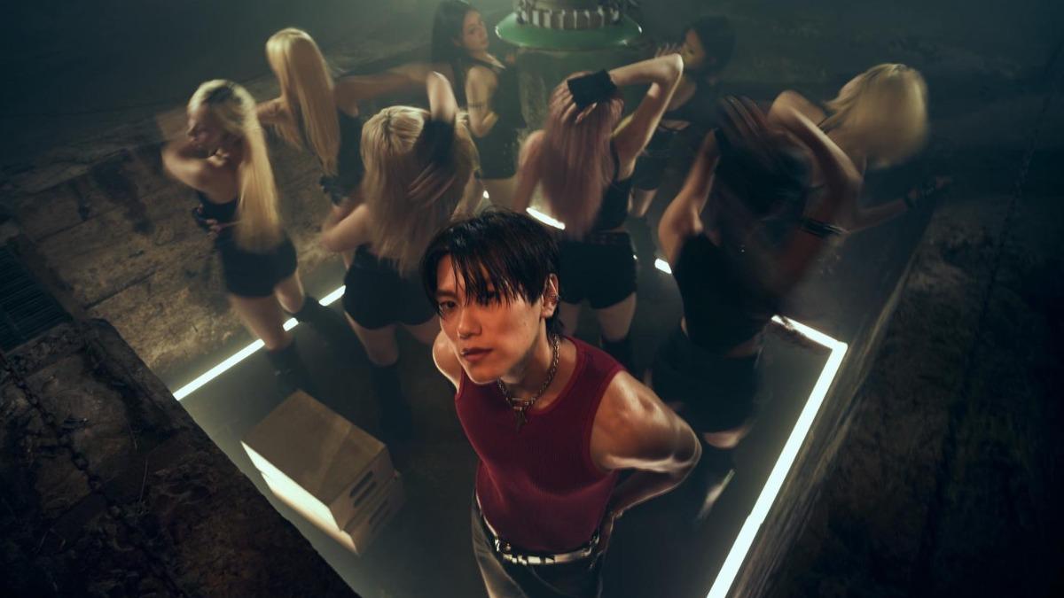 邱宇辰自願被扒光！曬猛肌愛上手銬Play 羞揭慾望：前所未有情緒│TVBS新聞網