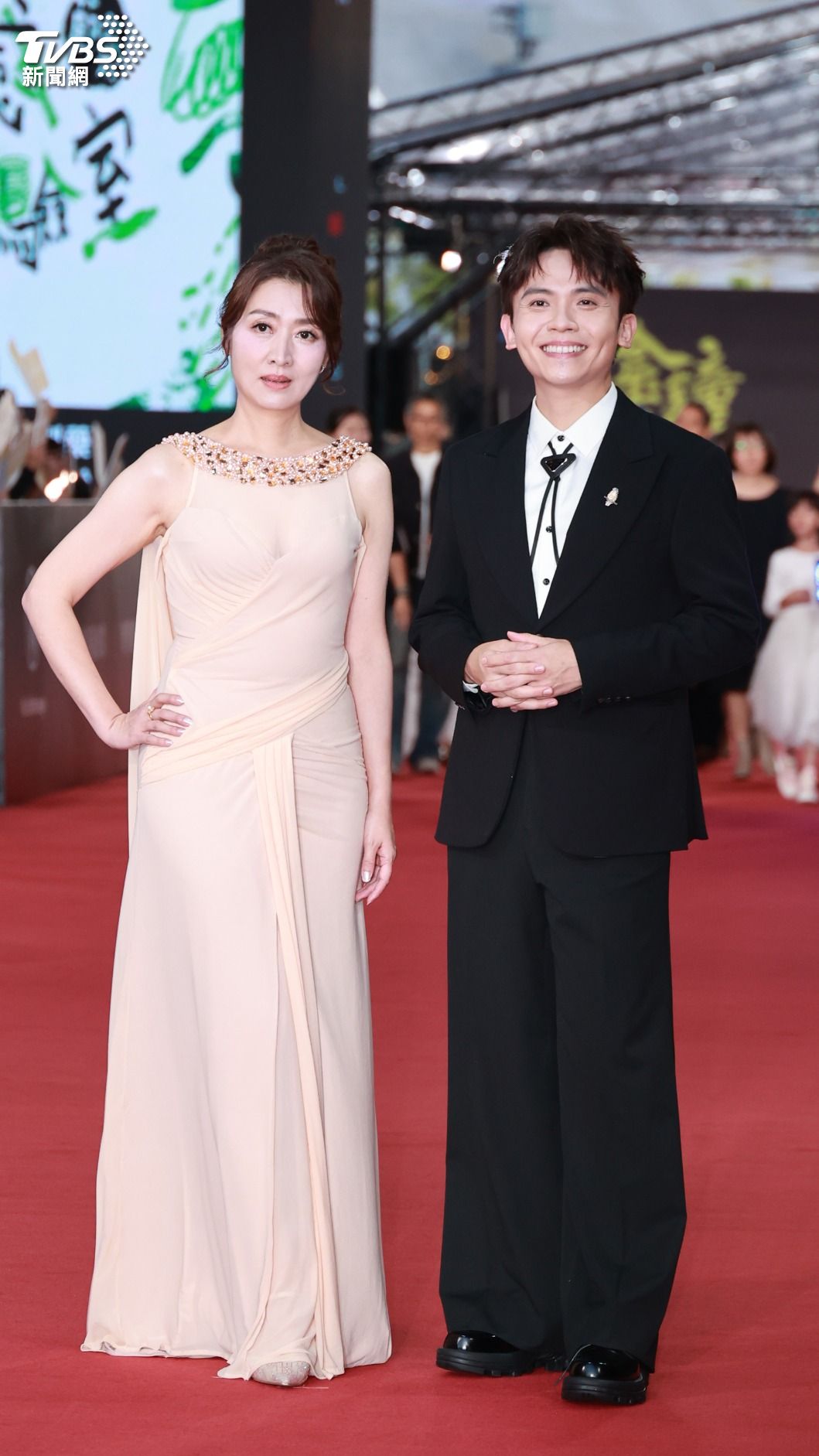 金鐘60／「最美醫師」鄧惠文前凸後翹太辣 薄紗裹胸巨U線條曝光│TVBS新聞網