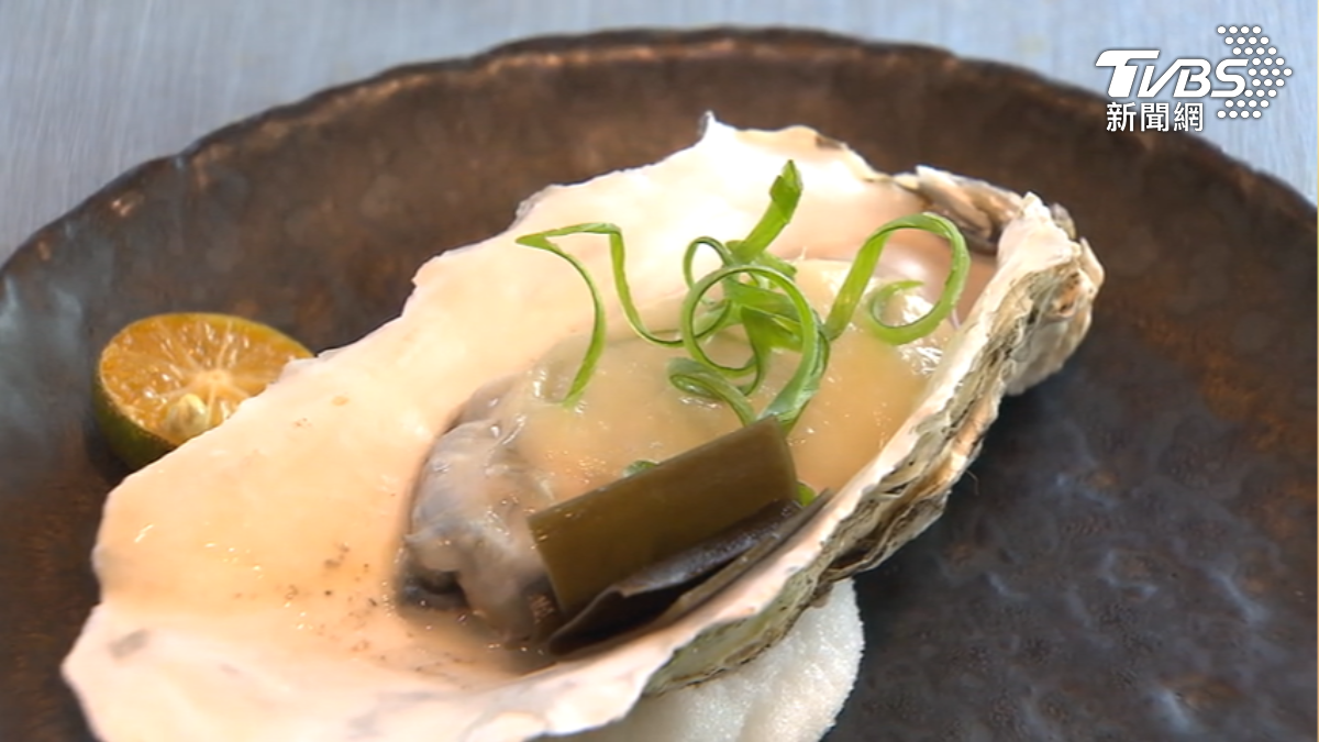 鐵板料理夯！無菜單14道2千內PK高空吃生蠔、和牛│TVBS新聞網