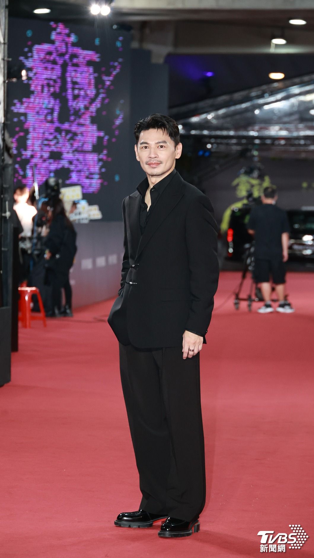 金鐘60／阿KEN又來了！今「黑馬王子」帥氣登場 承諾送甜甜圈給黃迪楊│TVBS新聞網