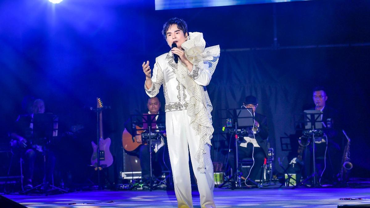 本土男星驚人身分遭起底！竟是電視台CEO 愛妻上台放閃│TVBS新聞網