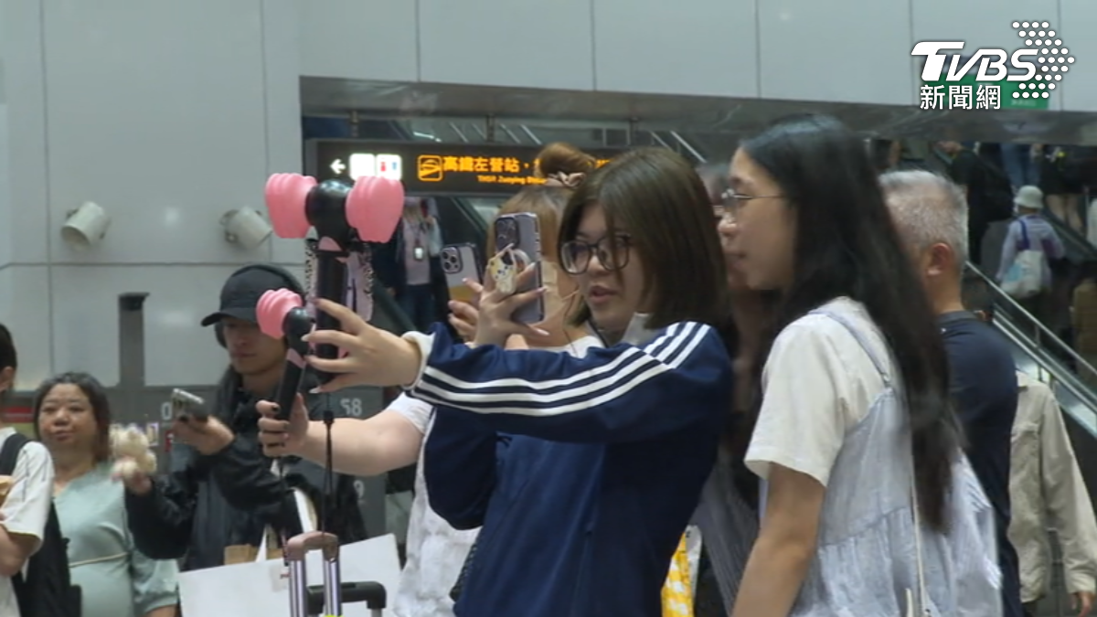 20週年逆應援！Super Junior台灣粉絲出單曲獻唱偶像 成員感動大讚│TVBS新聞網