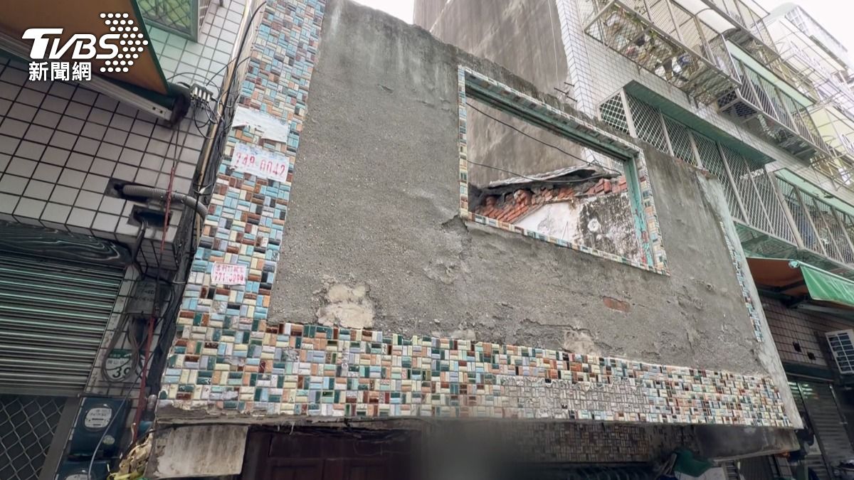 「戰地風」透天厝！高市區賣兩百多萬 鄰居曝：多人來看│TVBS新聞網