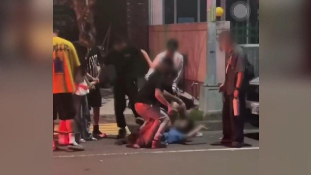 獨家／網友約歡唱疑「餐費談不攏」！40歲男遭3男狂毆 門牙斷裂│TVBS新聞網