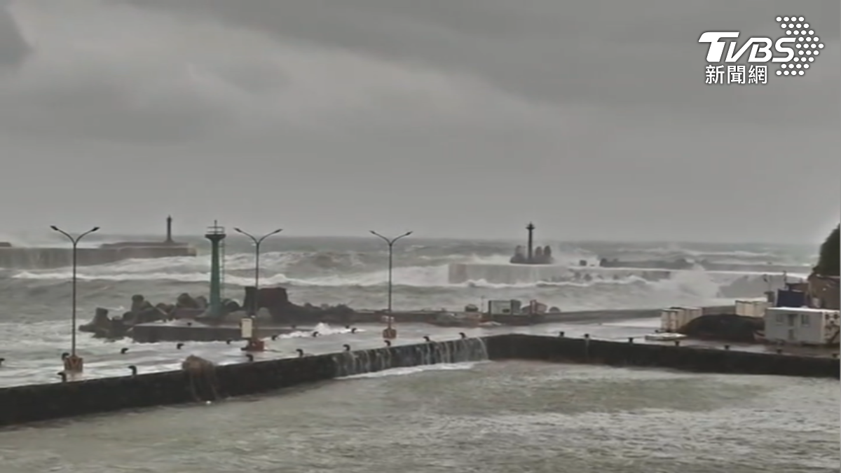雨下到紫紅！ 雙北24hrs再飆400mm 4縣市達停班課│TVBS新聞網