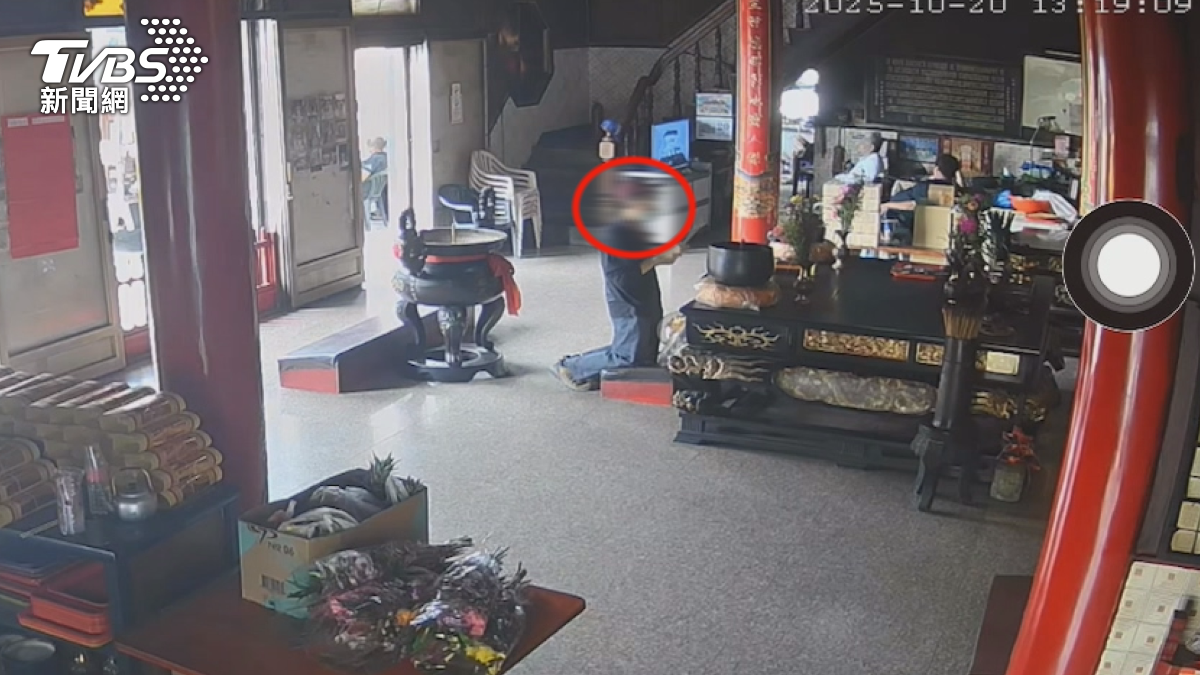 虎爺顯神蹟？ 金元寶「憑空移位」 真相曝偷賊3C干擾器做法│TVBS新聞網