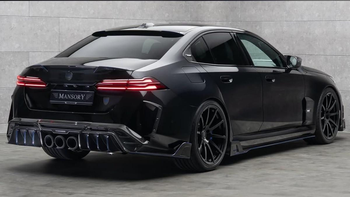 黑武士降臨！BMW M5全新極限改裝 碳纖維+雙層尾翼成焦點│TVBS新聞網