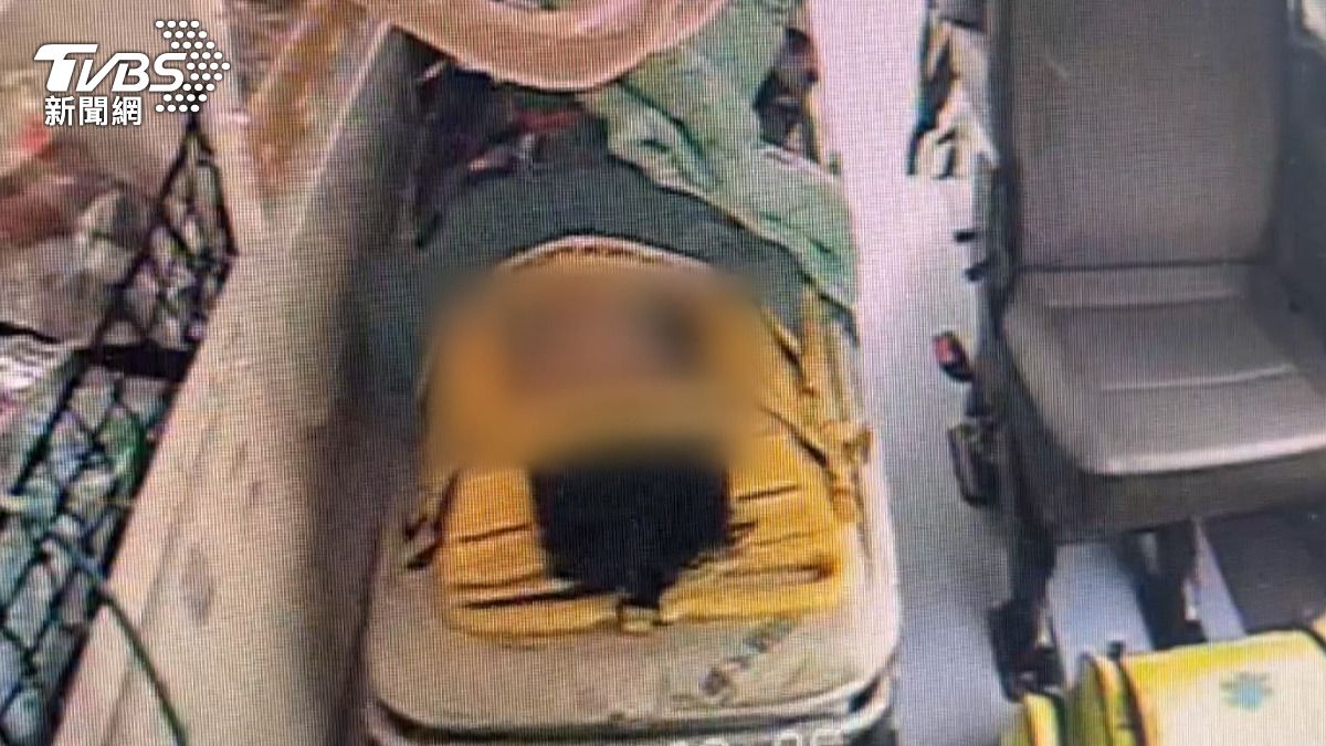 22歲男駕福斯GTI失控衝對向 19歲騎士遭撞飛腿斷│TVBS新聞網