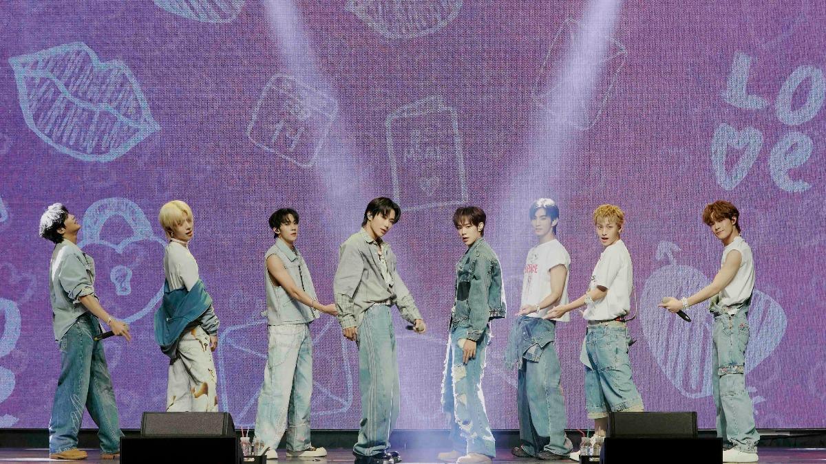 ARKis不忍了！掀衣露「冰塊盒腹肌」 集體爆哭吐心聲│TVBS新聞網