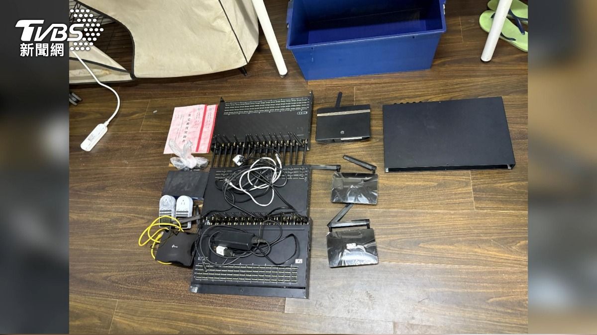 預付卡掮客落網！專找衛武營公園遊民辦卡高價轉賣 警直搗DMT機房│TVBS新聞網