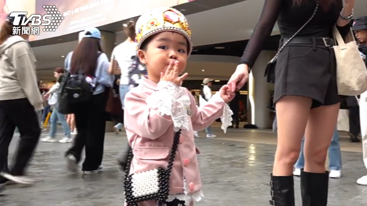 GD權志龍開唱Day1！大巨蛋、松菸人潮爆 小小GD穿MAMA舞台裝│TVBS新聞網