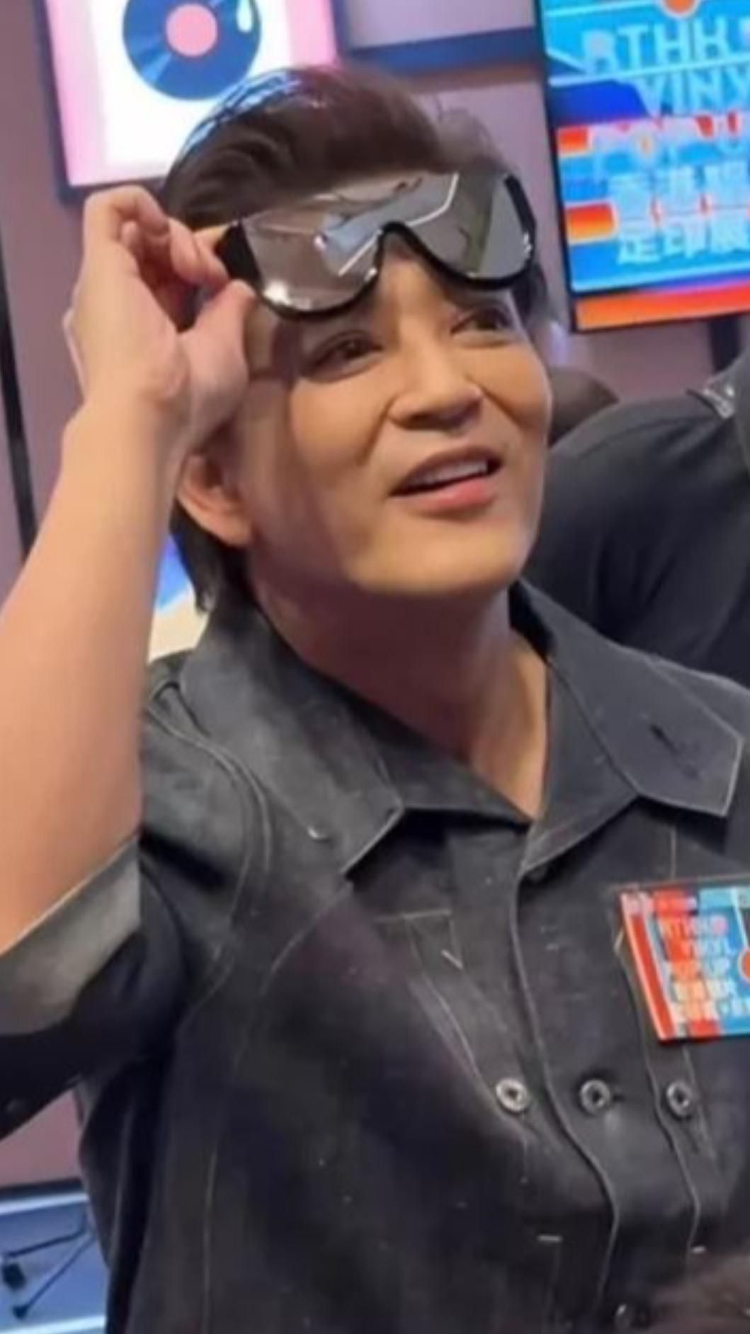 50歲陳曉東「臉腫變形」被拍！浮誇蘋果肌網嚇傻：認不出來│TVBS新聞網