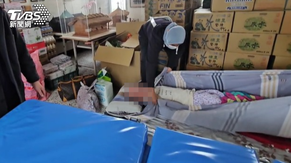 花蓮男灑水擾民被勸阻「暴走拿鋁棒」 警方到場他竟自認犯行│TVBS新聞網