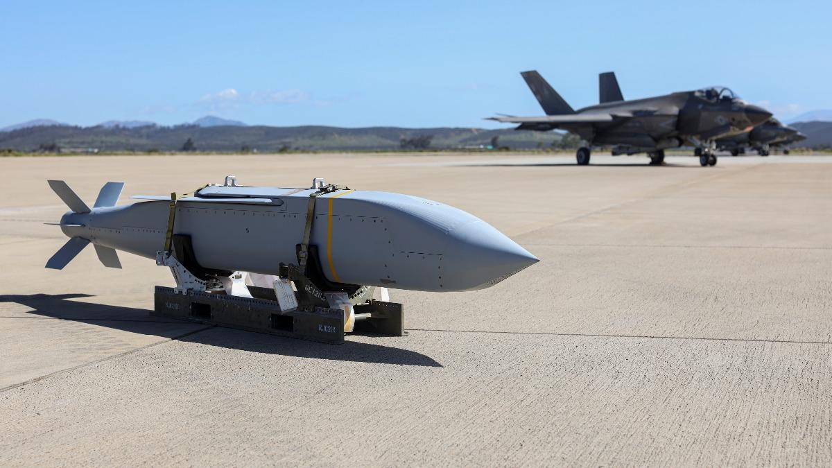 AGM-154C精準彈藥「遲早會到」 軍方首揭採購最新型號 戰力因「這功能」大增│TVBS新聞網