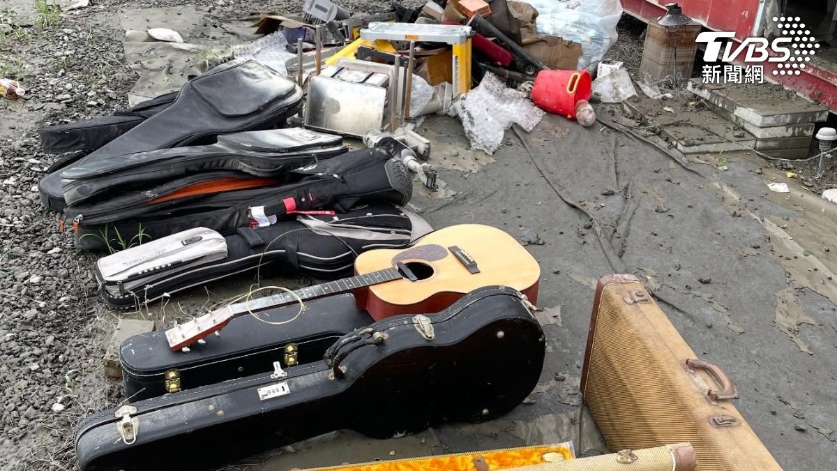 蘇澳吉他工作室淹水 百萬樂器全泡水 宇宙人演唱會恐受影響│TVBS新聞網